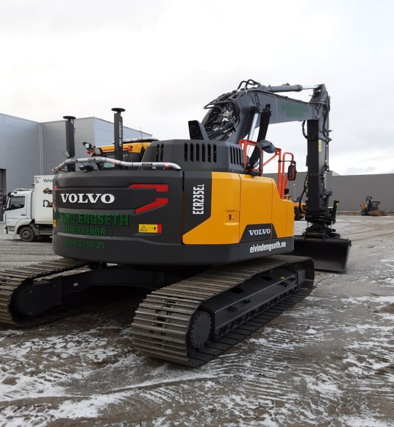 Ny Volvo gravemaskin ECR 235 EL. - Eivind Engseth Entreprenør AS